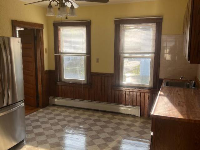 2 Br, 1 bath, Condo 21 Green Street