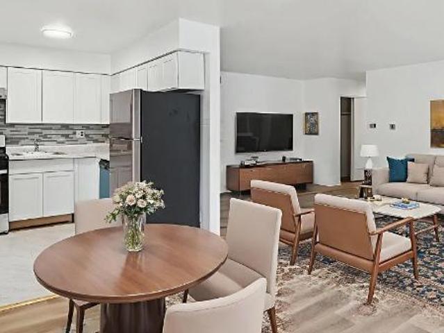 2 Br, 1 bath, Condo 21 Park Dr