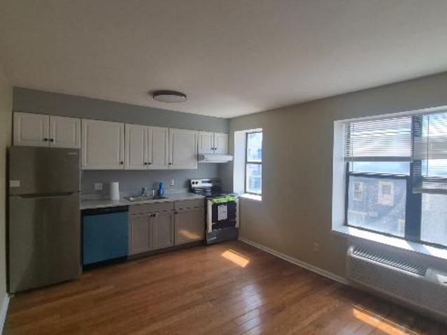 2 Br, 1 bath, Condo 21 S Windsor Ave