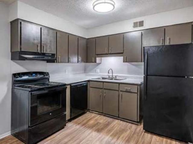 2 Br, 1 bath, Condo 2207 Wade Hampton Blvd