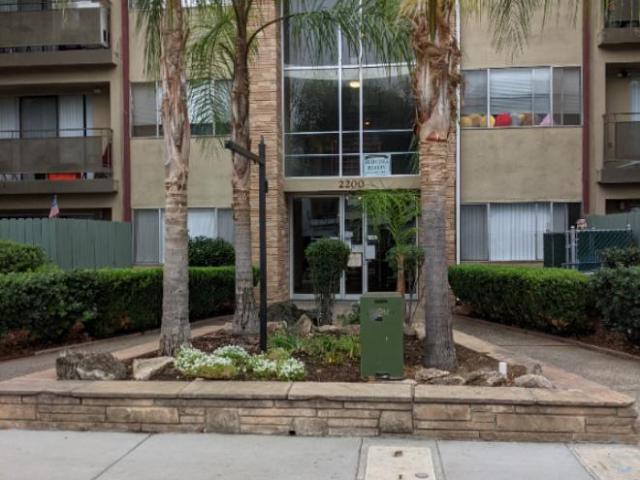2 Br, 1 bath, Condo 2200 Royale Road