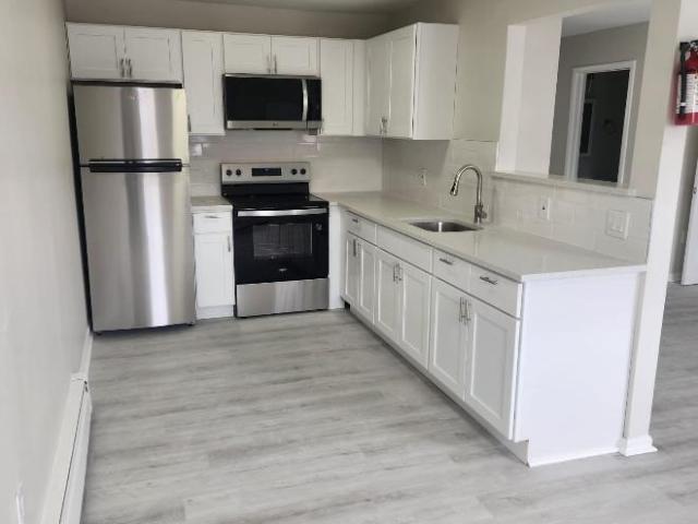 2 Br, 1 bath, Condo 2202 D Hamilton Ave
