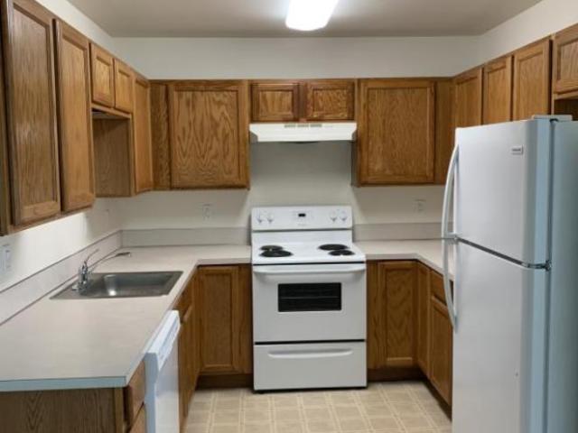 2 Br, 1 bath, Condo 221 NW 3rd St