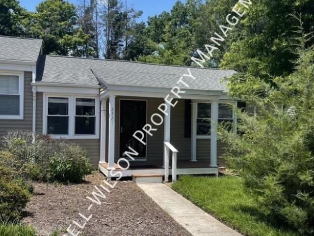 2 Br, 1 bath, Condo 2221 Bernard St