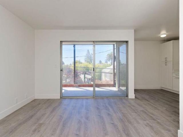 2 Br, 1 bath, Condo 2221 Parker Street