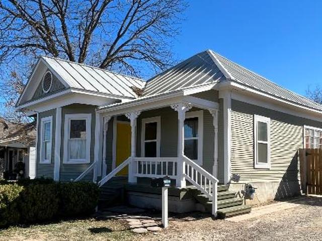 2 Br, 1 bath, Condo 222 E Theo Ave