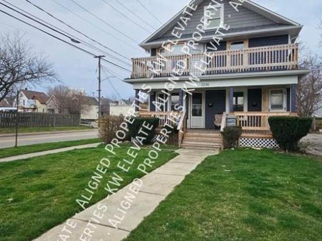2 Br, 1 bath, Condo 2236 W 104th