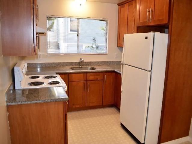 2 Br, 1 bath, Condo 2232 San Jose Avenue
