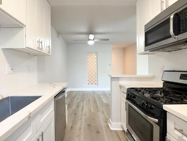 2 Br, 1 bath, Condo 2233 S Ridgeley Dr