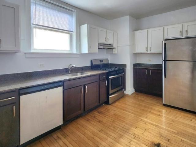 2 Br, 1 bath, Condo 2244 N Monticello Avenue