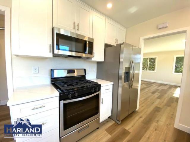 2 Br, 1 bath, Condo 2250 Garnet Avenue