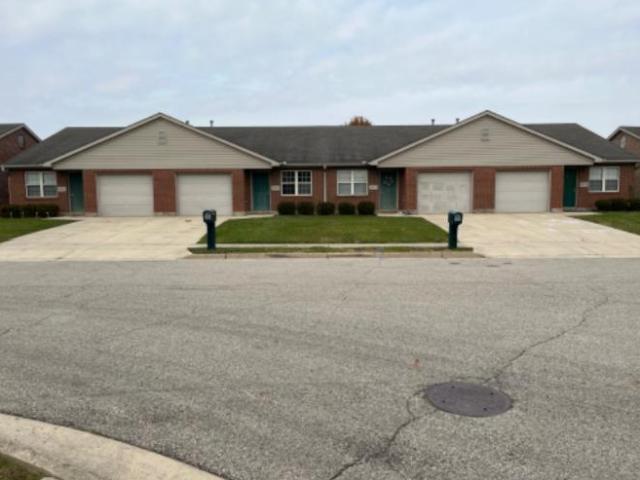 2 Br, 1 bath, Condo 2261 Shamrock Ln
