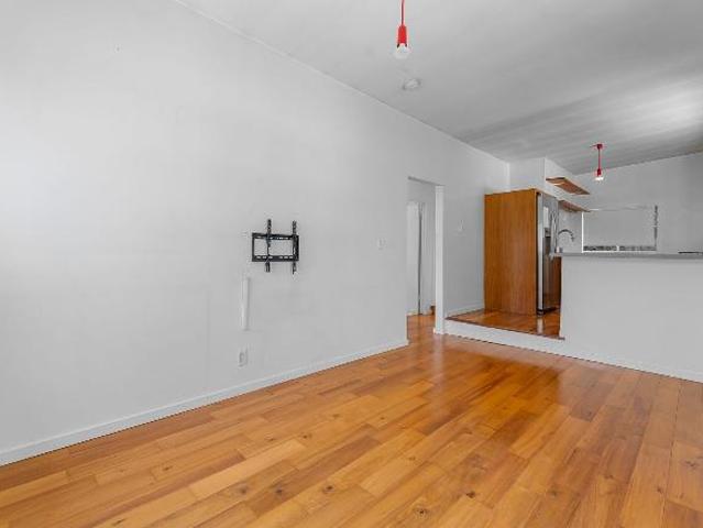 2 Br, 1 bath, Condo 2262 Duane Street