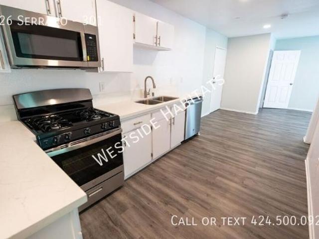 2 Br, 1 bath, Condo 226 Serrano
