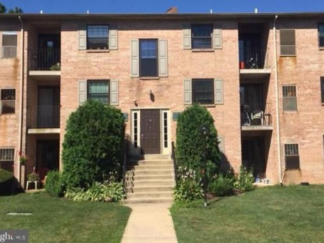 2 Br, 1 bath, Condo 2305 Pond View Dr