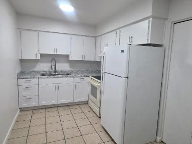 2 Br, 1 bath, Condo 2308 E Broadway Rd