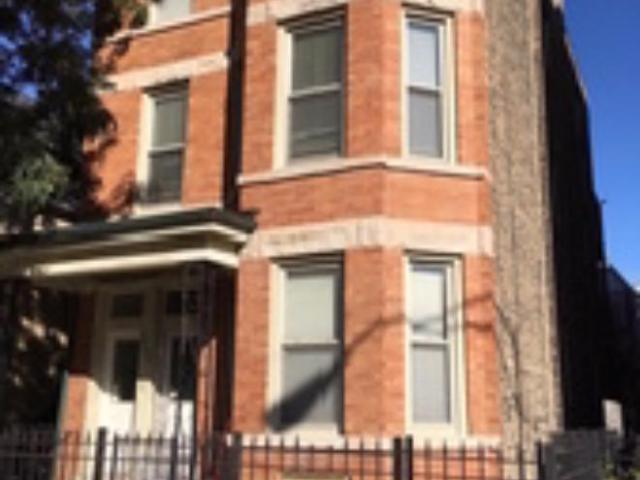 2 Br, 1 bath, Condo 2302 W Roscoe St