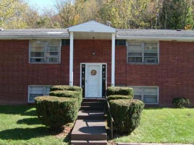2 Br, 1 bath, Condo 230 Ambridge Avenue