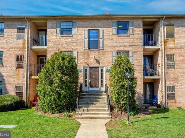 2 Br, 1 bath, Condo 2319 Pond View Drive
