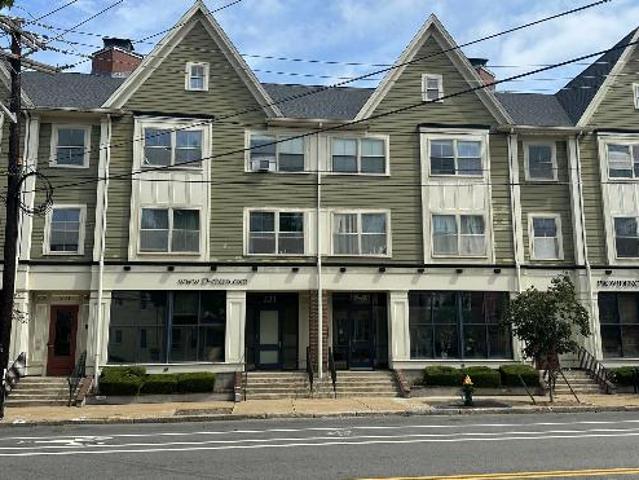 2 Br, 1 bath, Condo 231 Douglas Avenue