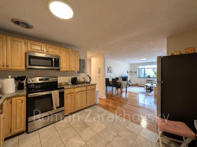 2 Br, 1 bath, Condo 232 Babcock St