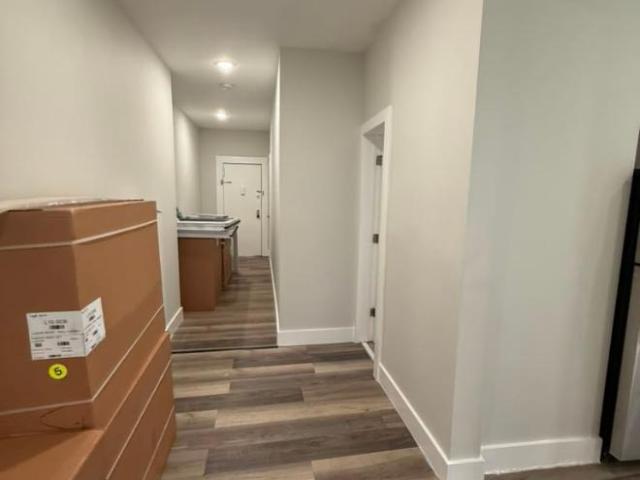2 Br, 1 bath, Condo 232 Bidwell
