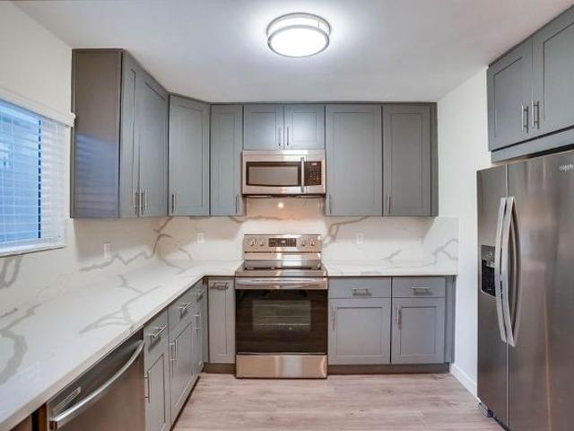 2 Br, 1 bath, Condo 2330 S Corning St