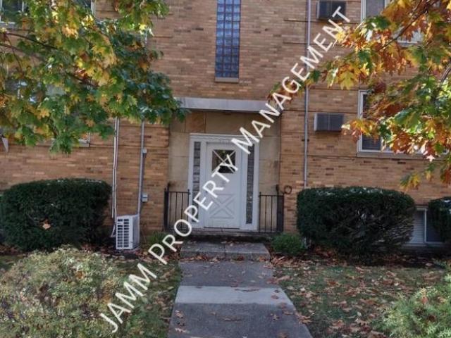 2 Br, 1 bath, Condo 2372 Wooster Rd