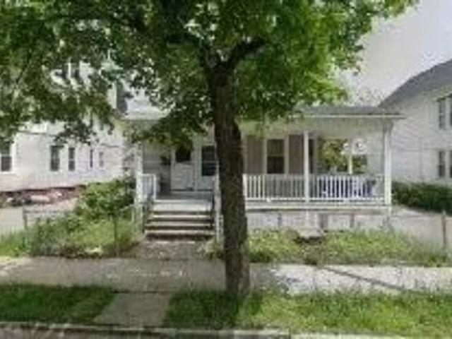 2 Br, 1 bath, Condo 237 College St
