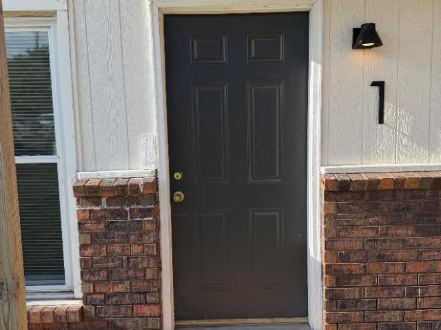 2 Br, 1 bath, Condo 239 N Brunswick