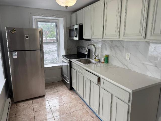 2 Br, 1 bath, Condo 27 E Meehan Ave