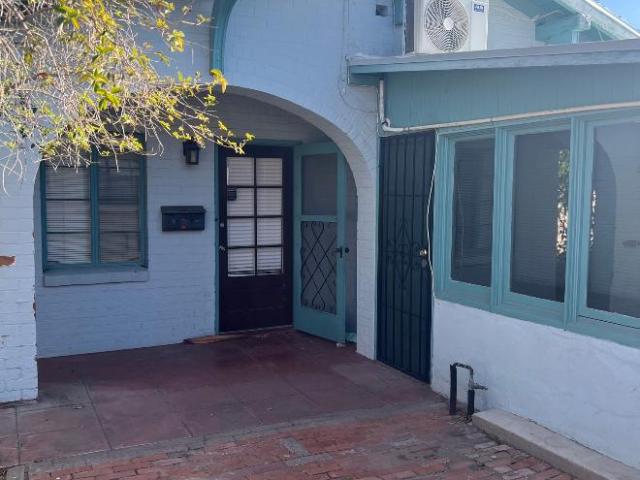 2 Br, 1 bath, Condo 27 E University Blvd