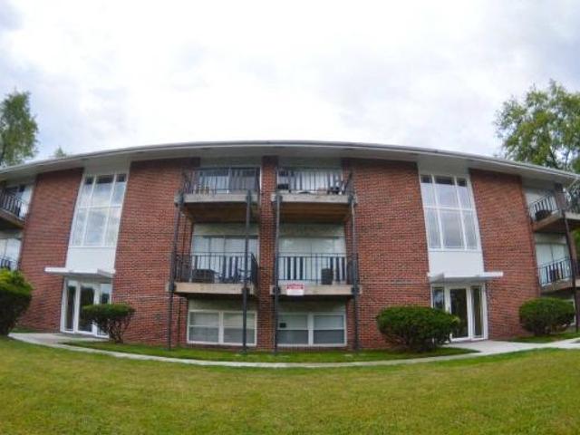 2 Br, 1 bath, Condo 2409 Louise Ave