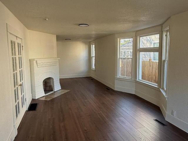 2 Br, 1 bath, Condo 2401 W Dean Ave
