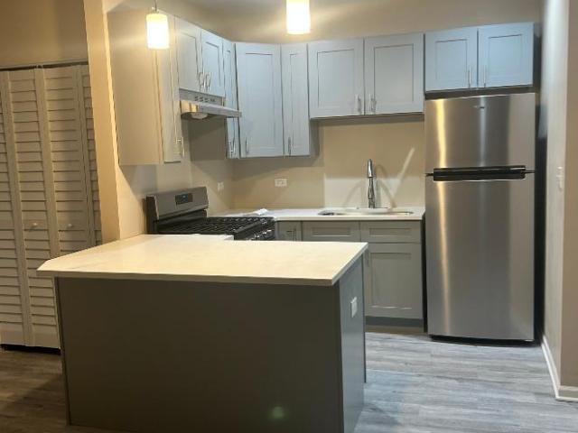 2 Br, 1 bath, Condo 2418 N Monticello Ave