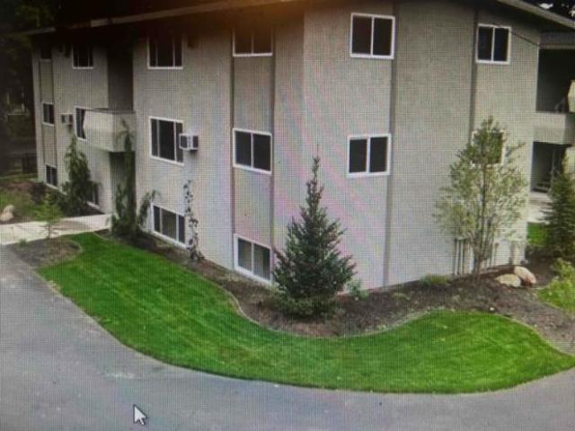2 Br, 1 bath, Condo 2411 S Grand Blvd