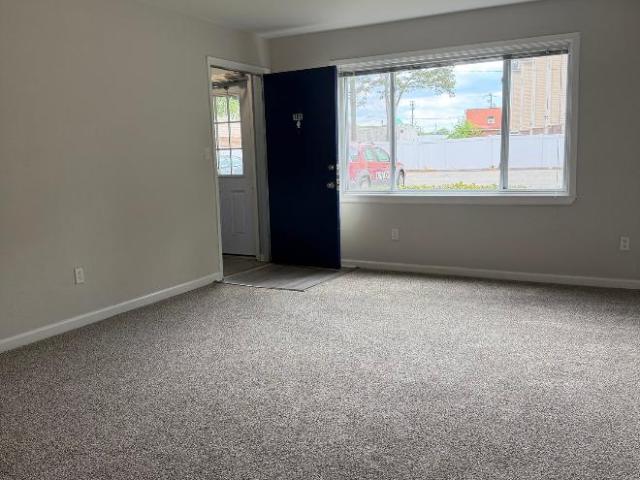 2 Br, 1 bath, Condo 2412 Azalea Garden Road