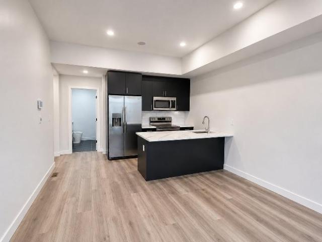 2 Br, 1 bath, Condo 2413 N 7th St