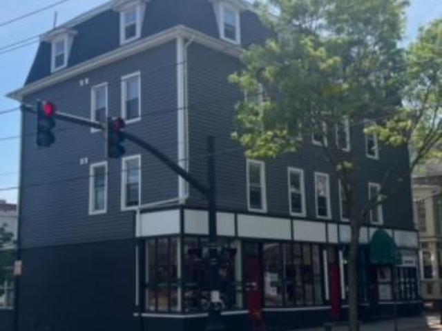 2 Br, 1 bath, Condo 241 Wickenden Street