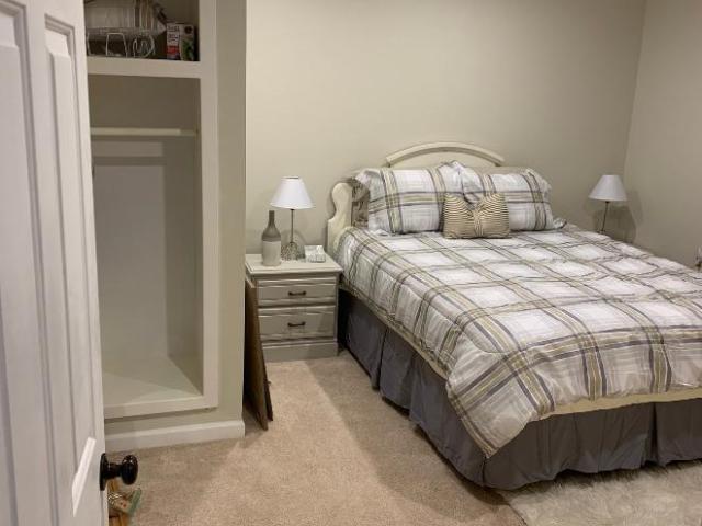 2 Br, 1 bath, Condo 24425 Canton Rd