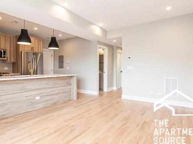 2 Br, 1 bath, Condo 2455 West Logan Blvd