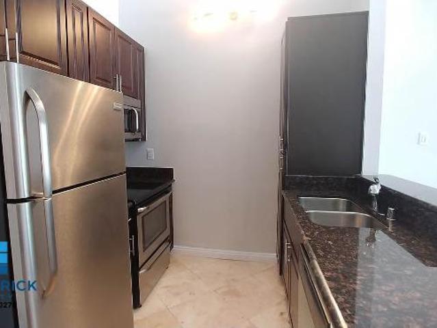 2 Br, 1 bath, Condo 245 N Alvarado St
