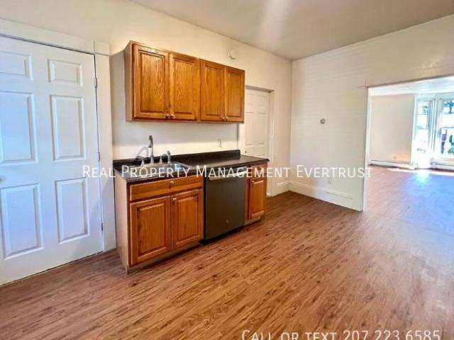 2 Br, 1 bath, Condo 246 Cumberland St