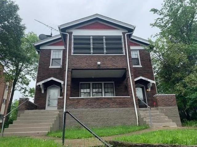 2 Br, 1 bath, Condo 2472 Fairview Ave