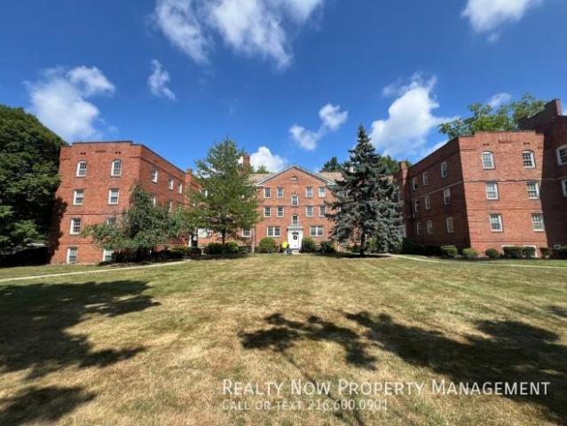2 Br, 1 bath, Condo 2481 Noble Rd Apt G10