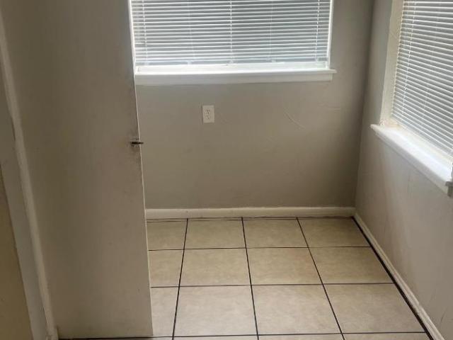 2 Br, 1 bath, Condo 2505 W 12th St