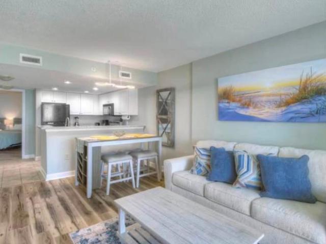 2 Br, 1 bath, Condo 2501 S Ocean Blvd