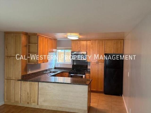 2 Br, 1 bath, Condo 250 Palo Alto Avenue