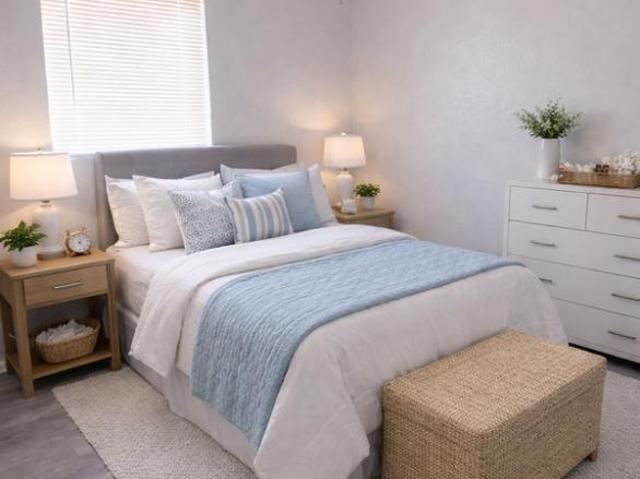 2 Br, 1 bath, Condo 2512 W Ocotillo Road