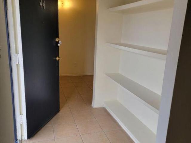 3 Br, 1 bath, Condo 2520 W Mclellan Blvd